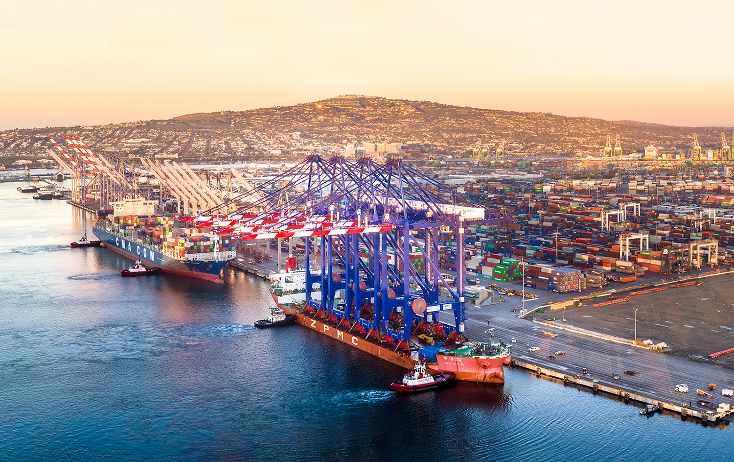 CMA CGM met 2,3 milliards de dollars sur la table pour acquérir le ...