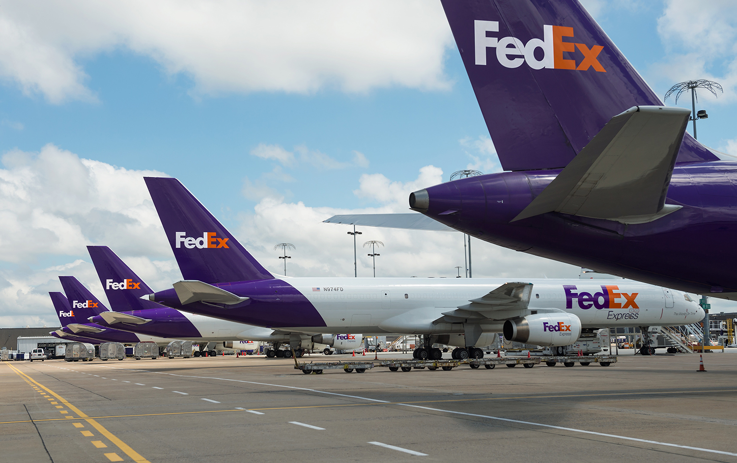Fret aérien : Fedex ouvre une nouvelle liaison entre Paris-CDG et l ...