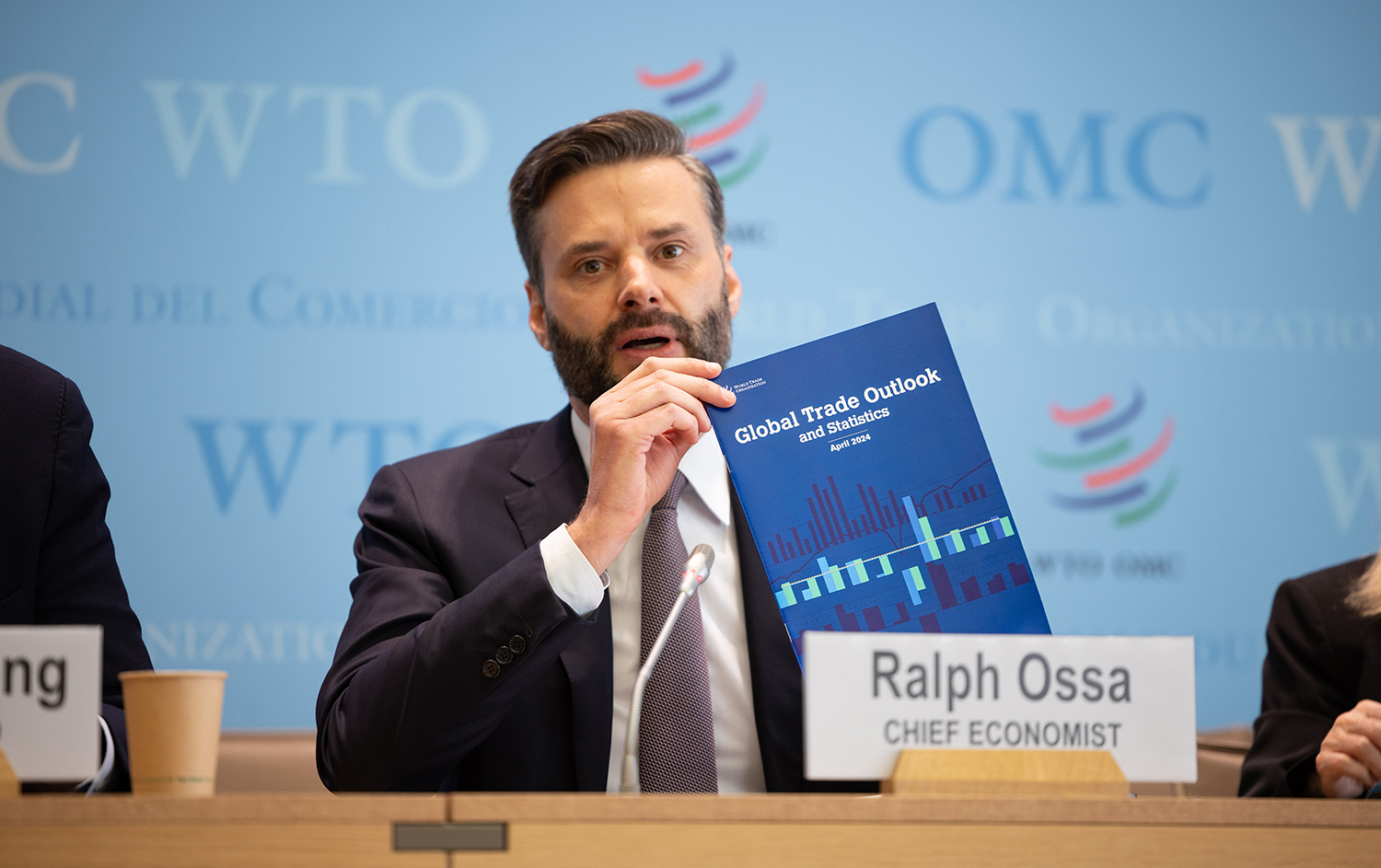 Commerce mondial : l’OMC anticipe une fragile reprise des échanges sur ...